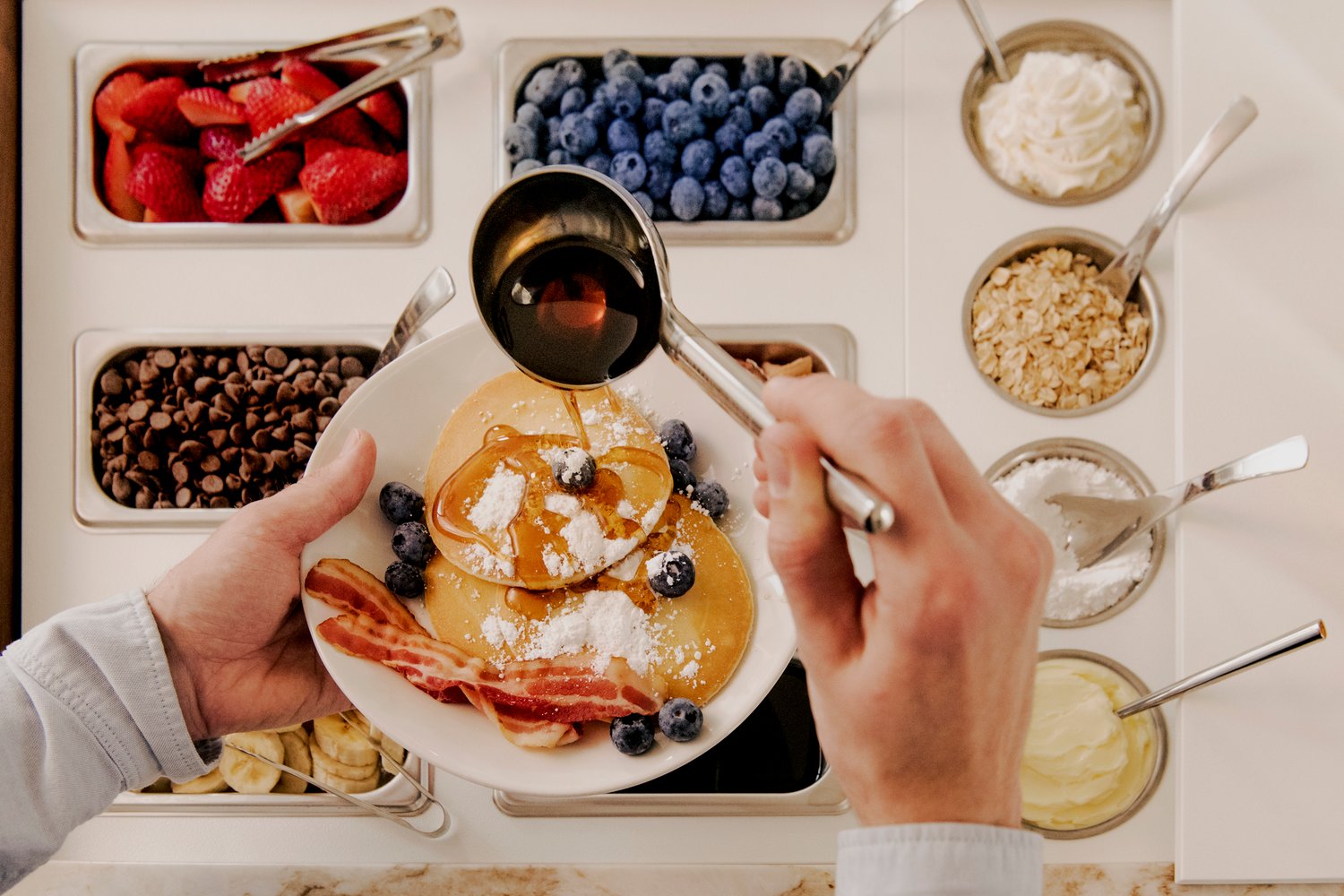 Cozy Mornings: Setting Up the Perfect Workstation Pancake Bar